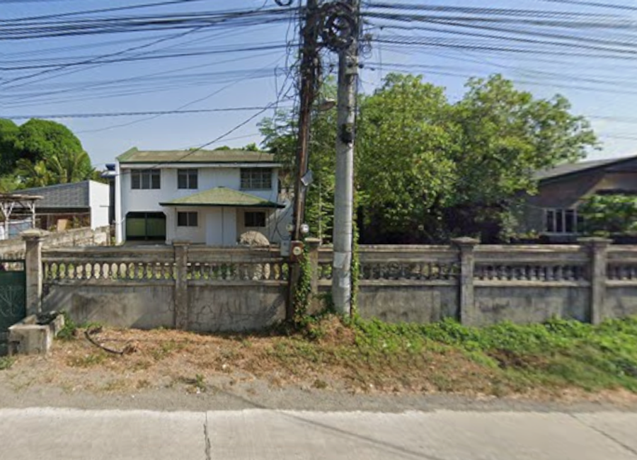 Good for Commercial / Warehouse ( 5,034 sqm ) Lot w/ 2 Storey House in ...