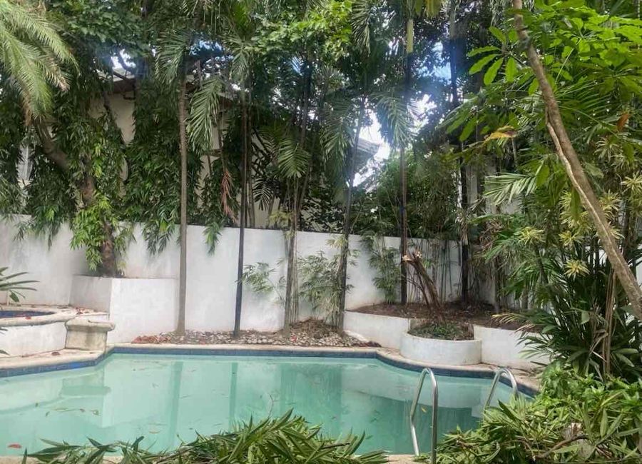 Newly Renovated 3BR with Den and Pool for Lease at Valle Verde I ...