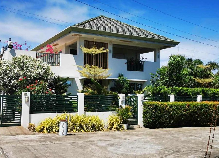 2 STORY HOUSE AND LOT WITH POOL | Lamudi.com.ph