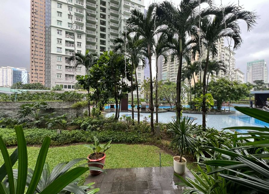 Red Oak Two Serendra - 3 Bedroom Corner Garden Unit | Lamudi.com.ph
