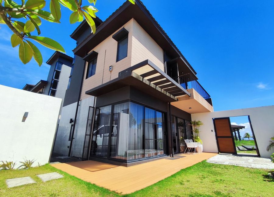 13M-RFO- 2 STOREY HOUSE & LOT w/ROOFDECK PLUS 3 BEDROOMS & BALCONY ...