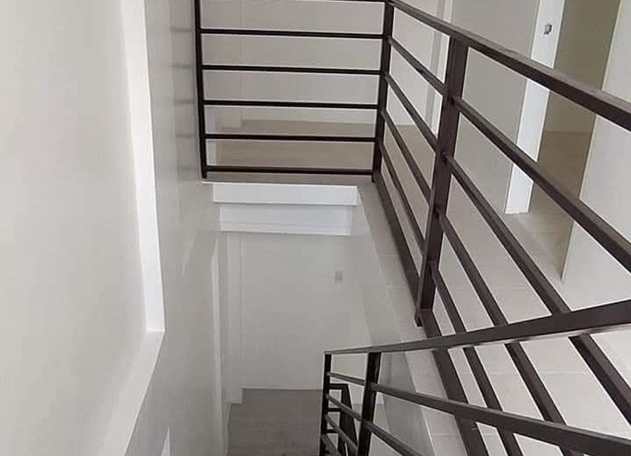 FOR SALE! 6.5M Townhouse 3-Storey in Brgy Moonwalk Paranaque-AP ...