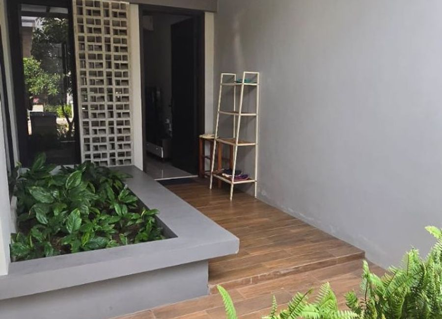 Disewakan Rumah cluster Flora Tipe Freya Full Furnished Summarecon ...