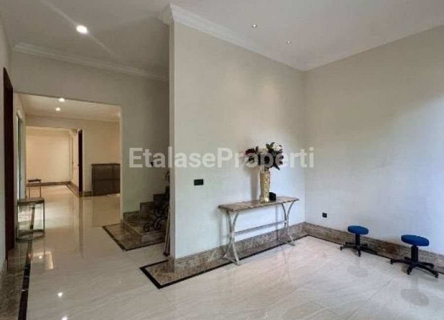 Luxury House for Sale in Graha Famili with Furniture Bonus | Lamudi.co.id