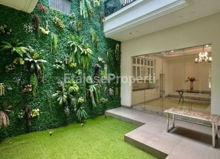 Luxury House for Sale in Graha Famili with Furniture Bonus | Lamudi.co.id