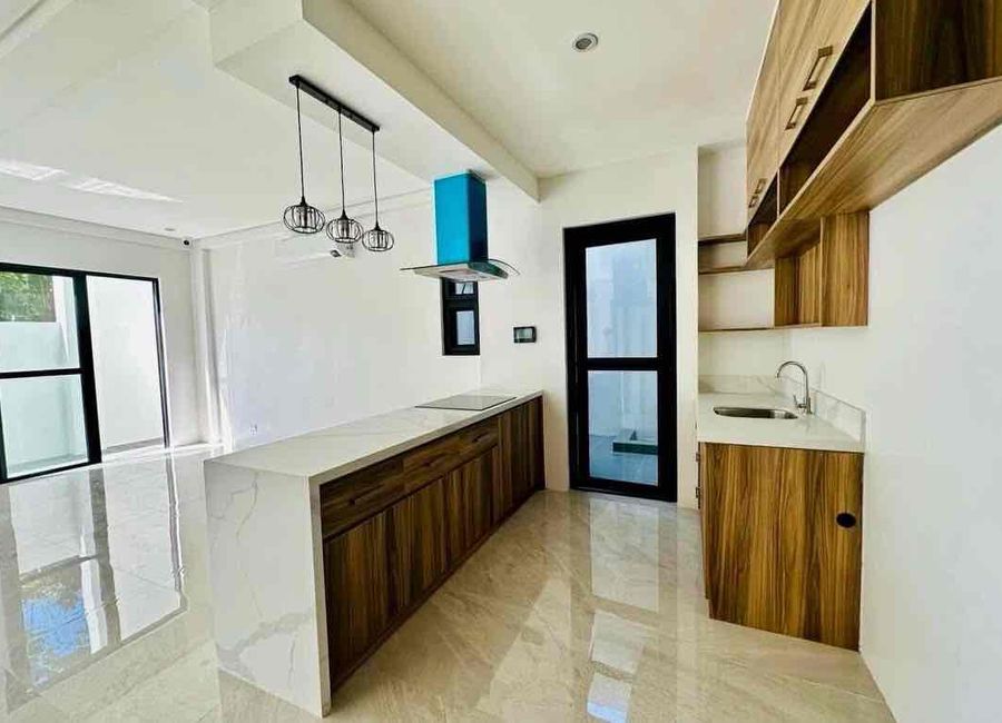 FOR SALE!! HOUSE & LOT at PRAMANA RESIDENTIAL PARK | Lamudi.com.ph