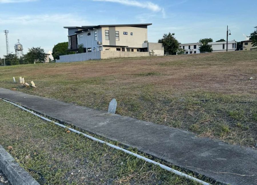 Luxury Residential Lot Across Clubhouse in Alabang West Village Las ...