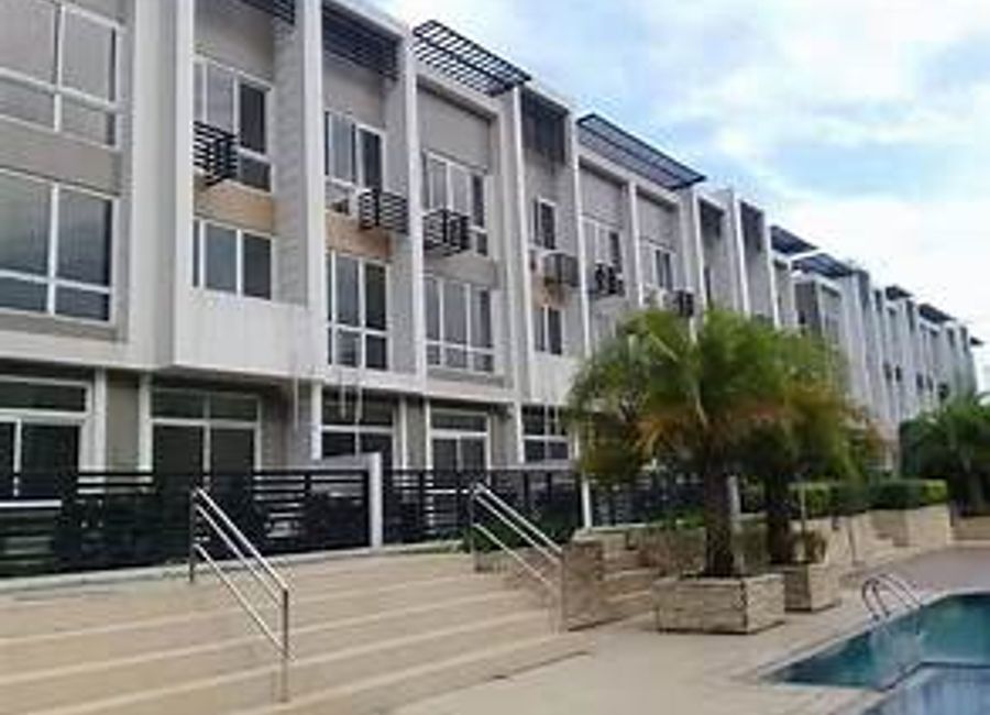 3 Bedroom unit in 68 Roces Luxury Townhomes in Roces Ave. Quezon City ...