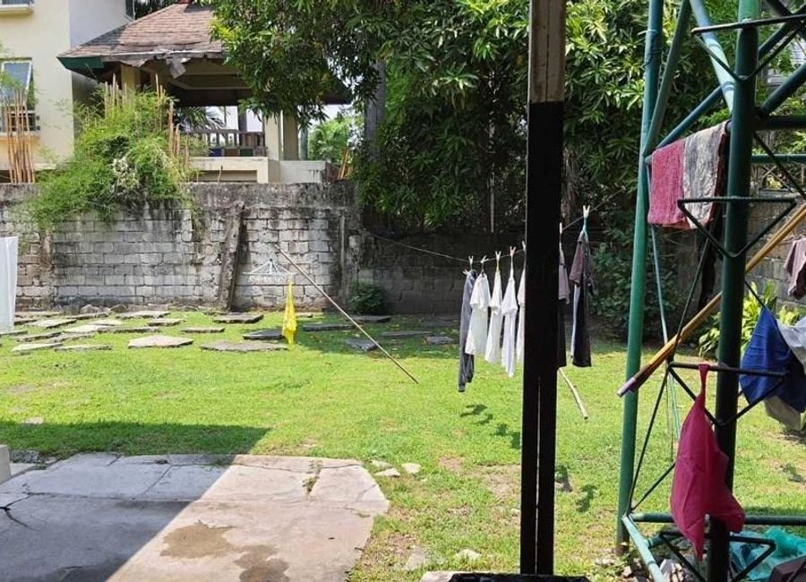 FOR SALE - Old House for Teardown in Alabang Hills Village, Muntinlupa ...