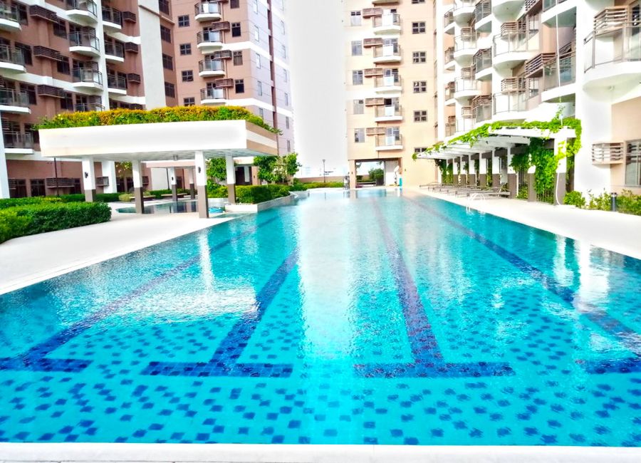 The Radiance Manila Bay North tower with 1BR fully furnished Condo unit ...