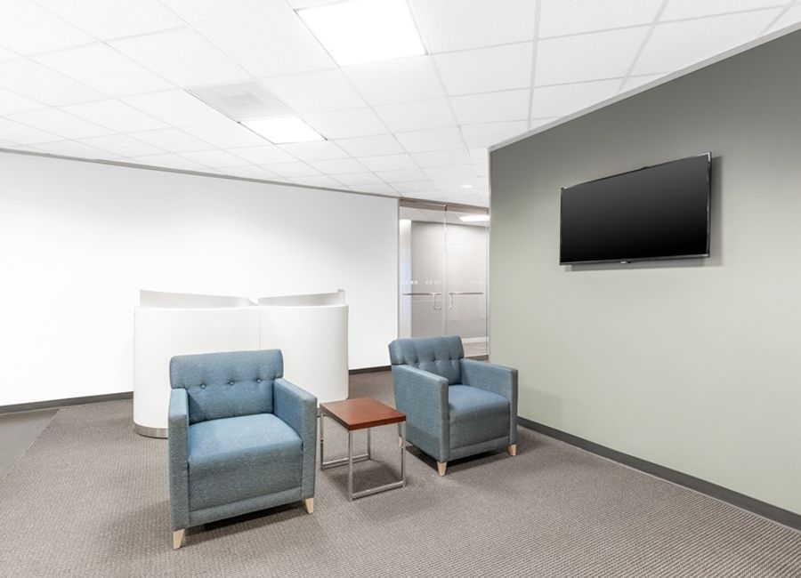 Tailor-made dream offices for 3 person in Spaces Century Diamond Tower ...