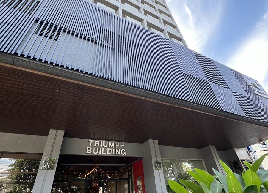 Find office space in HQ Triumph Building for 5 persons with everything ...